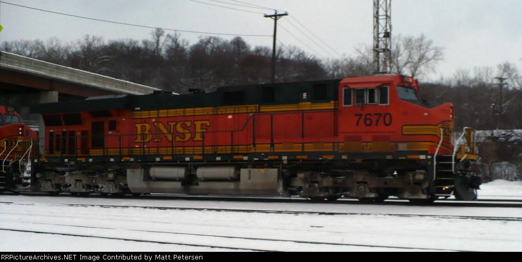 BNSF 7670